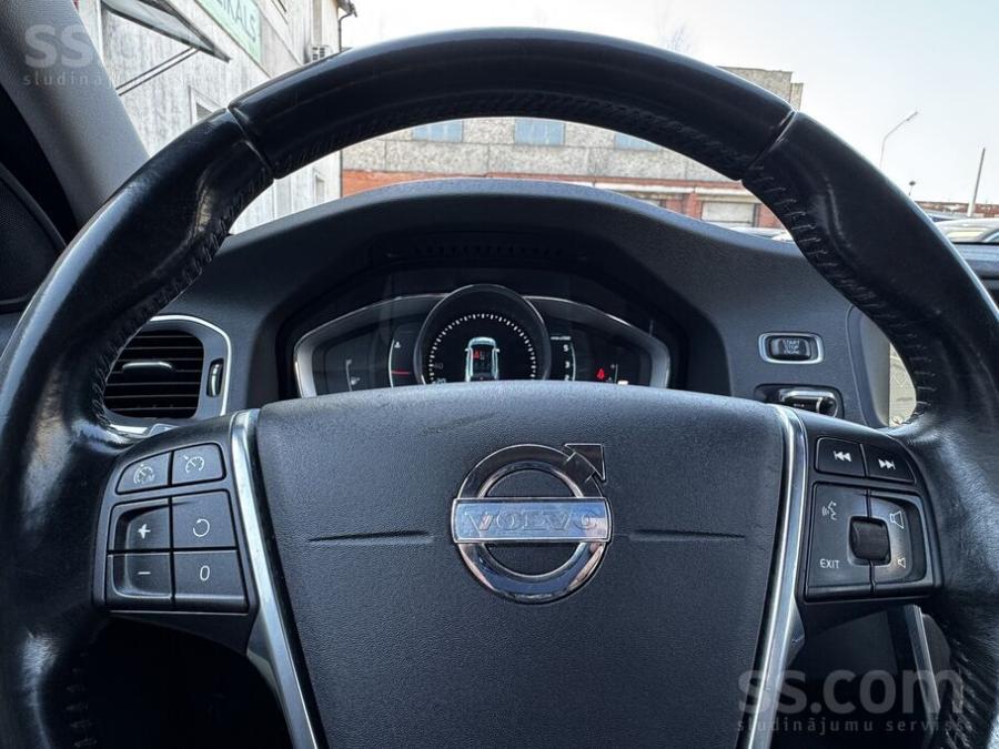 Volvo V60 2014 in Daugavpils, with an engine capacity of 2.00 L and mileage of 0 thousand km for 5990 €, photo 19 on AUTOMOTO.COM.LV