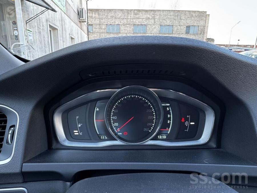 Volvo V60 2014 in Daugavpils, with an engine capacity of 2.00 L and mileage of 0 thousand km for 5990 €, photo 20 on AUTOMOTO.COM.LV
