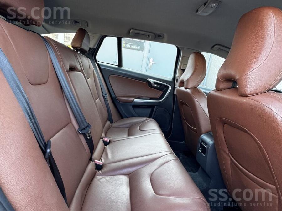 Volvo V60 2014 in Daugavpils, with an engine capacity of 2.00 L and mileage of 0 thousand km for 5990 €, photo 23 on AUTOMOTO.COM.LV