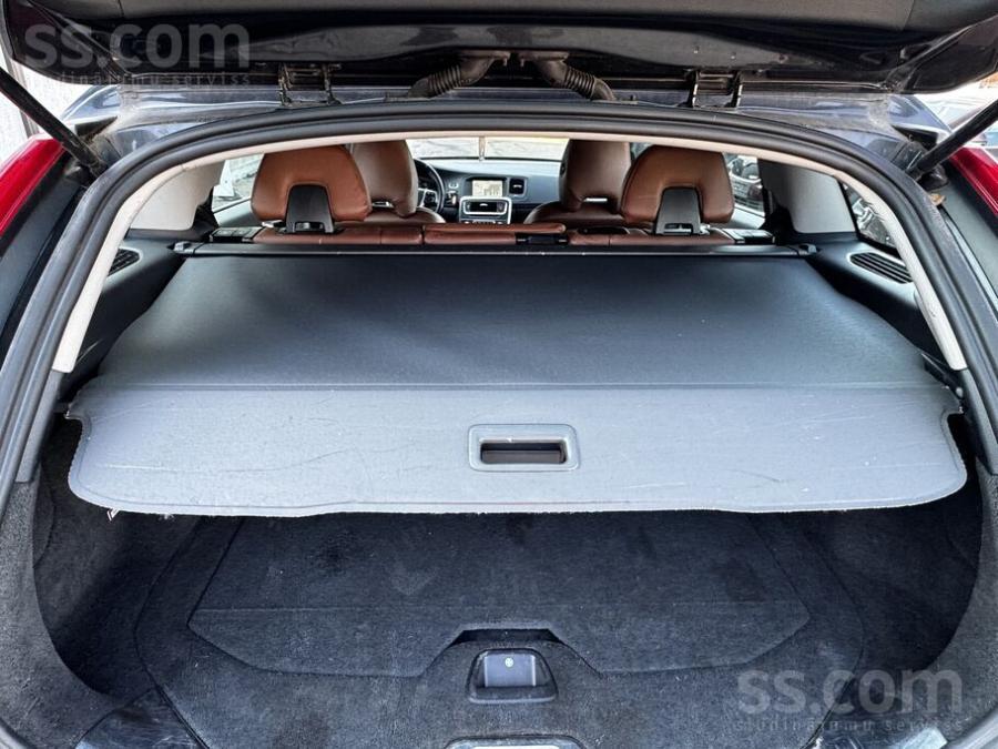Volvo V60 2014 in Daugavpils, with an engine capacity of 2.00 L and mileage of 0 thousand km for 5990 €, photo 24 on AUTOMOTO.COM.LV
