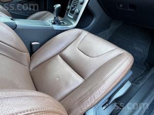 Volvo V60 2014 in Daugavpils, with an engine capacity of 2.00 L and mileage of 0 thousand km for 5990 €, photo 27 on AUTOMOTO.COM.LV