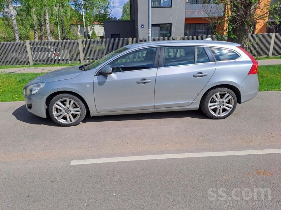 Volvo V60 2014 Rīga, ar dzinēja tilpumu 1.60 L un nobraukumu 241 tūkst. km par 5000 €, foto 3 vietnē AUTOMOTO.COM.LV