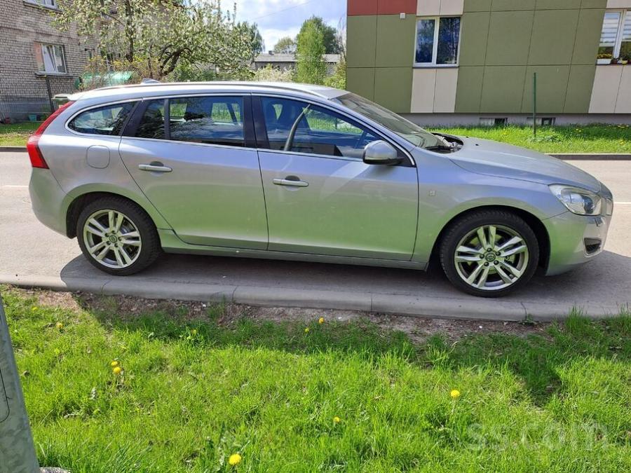 Volvo V60 2014 Rīga, ar dzinēja tilpumu 1.60 L un nobraukumu 241 tūkst. km par 5000 €, foto 5 vietnē AUTOMOTO.COM.LV
