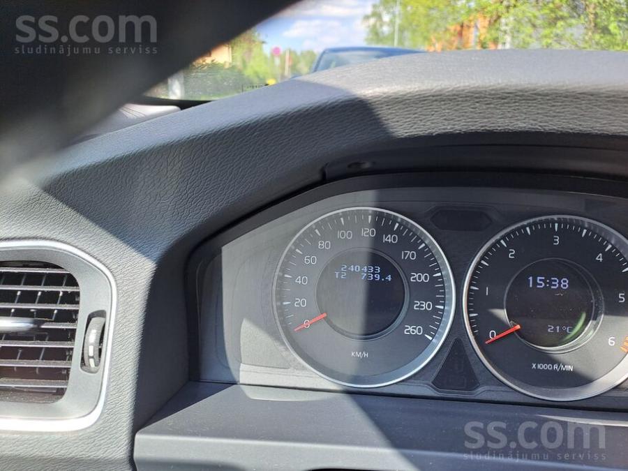Volvo V60 2014 Rīga, ar dzinēja tilpumu 1.60 L un nobraukumu 241 tūkst. km par 5000 €, foto 8 vietnē AUTOMOTO.COM.LV