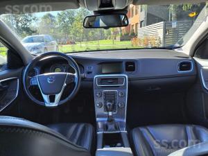 Volvo V60 2014 Rīga, ar dzinēja tilpumu 1.60 L un nobraukumu 241 tūkst. km par 5000 €, foto 13 vietnē AUTOMOTO.COM.LV