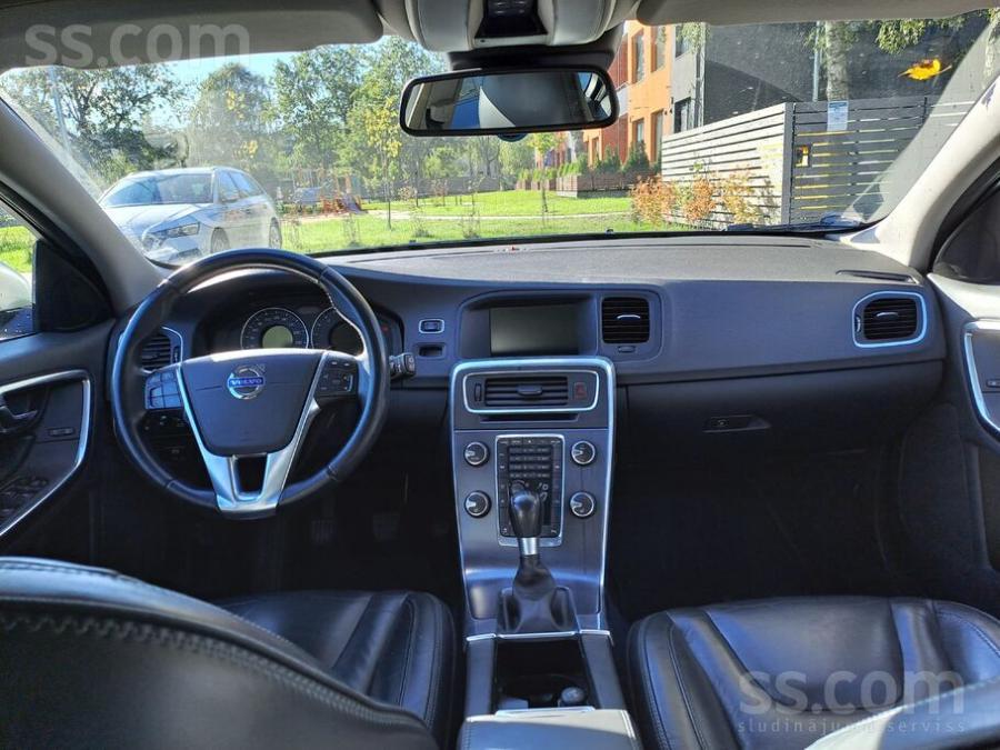 Volvo V60 2014 Rīga, ar dzinēja tilpumu 1.60 L un nobraukumu 241 tūkst. km par 5000 €, foto 13 vietnē AUTOMOTO.COM.LV