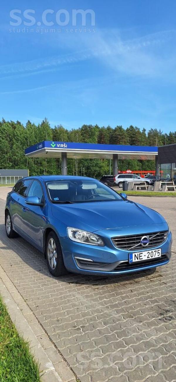 Volvo V60 2014 in Riga, with an engine capacity of 2.00 L and mileage of 333 thousand km for 5500 €, photo 2 on AUTOMOTO.COM.LV