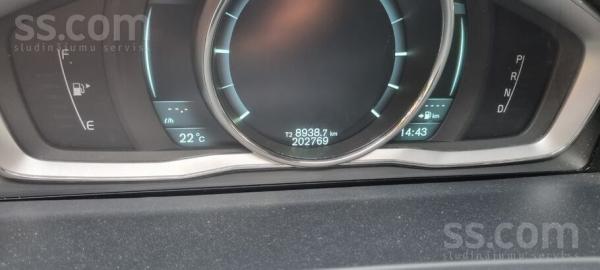 Volvo V60 2014 Daugavpils, ar dzinēja tilpumu 2.00 L un nobraukumu 203 tūkst. km par 8000 €, foto 10 vietnē AUTOMOTO.COM.LV