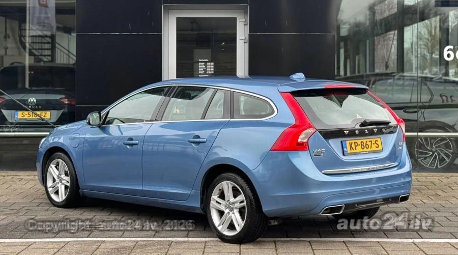 Volvo V60 2014 Tartu, ar dzinēja tilpumu 2.40 L un nobraukumu 213 tūkst. km par 10200 €, foto 3 vietnē AUTOMOTO.COM.LV