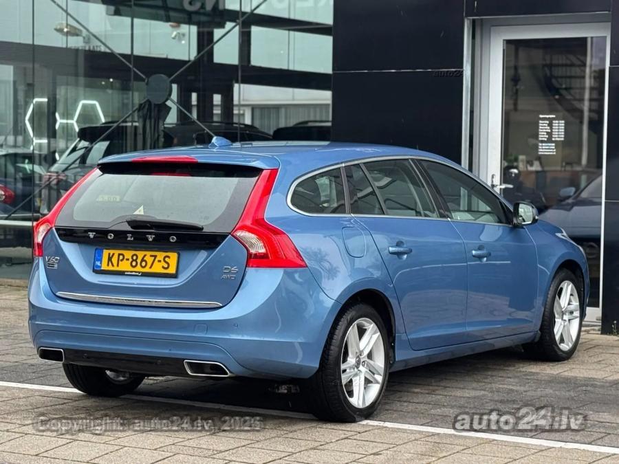Volvo V60 2014 Tartu, ar dzinēja tilpumu 2.40 L un nobraukumu 213 tūkst. km par 10200 €, foto 9 vietnē AUTOMOTO.COM.LV