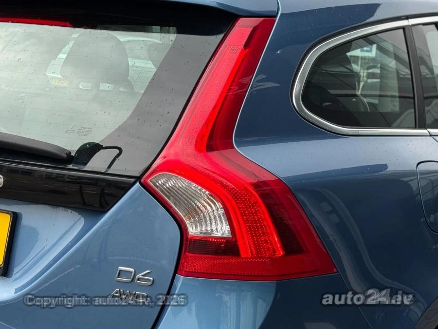Volvo V60 2014 Tartu, ar dzinēja tilpumu 2.40 L un nobraukumu 213 tūkst. km par 10200 €, foto 13 vietnē AUTOMOTO.COM.LV