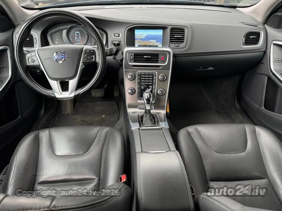 Volvo V60 2014 Tartu, ar dzinēja tilpumu 2.40 L un nobraukumu 213 tūkst. km par 10200 €, foto 16 vietnē AUTOMOTO.COM.LV