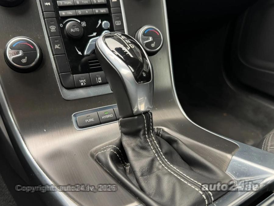 Volvo V60 2014 Tartu, ar dzinēja tilpumu 2.40 L un nobraukumu 213 tūkst. km par 10200 €, foto 22 vietnē AUTOMOTO.COM.LV
