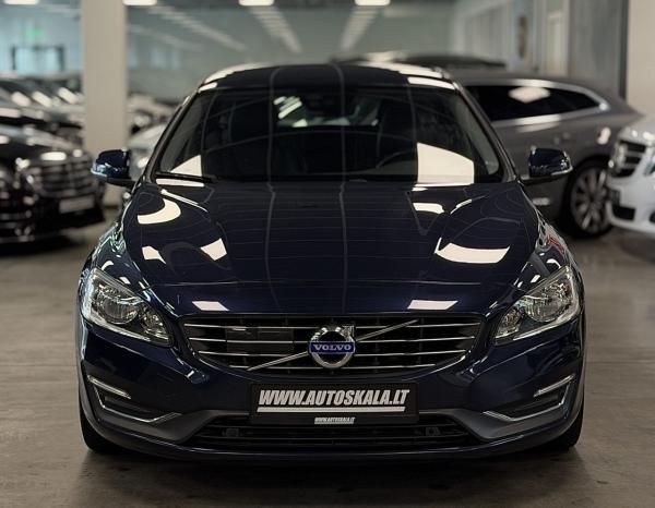 Volvo V60 2014 in Klaipeda, with an engine capacity of 1.97 L and mileage of 264 thousand km for 7950 €, photo 2 on AUTOMOTO.COM.LV