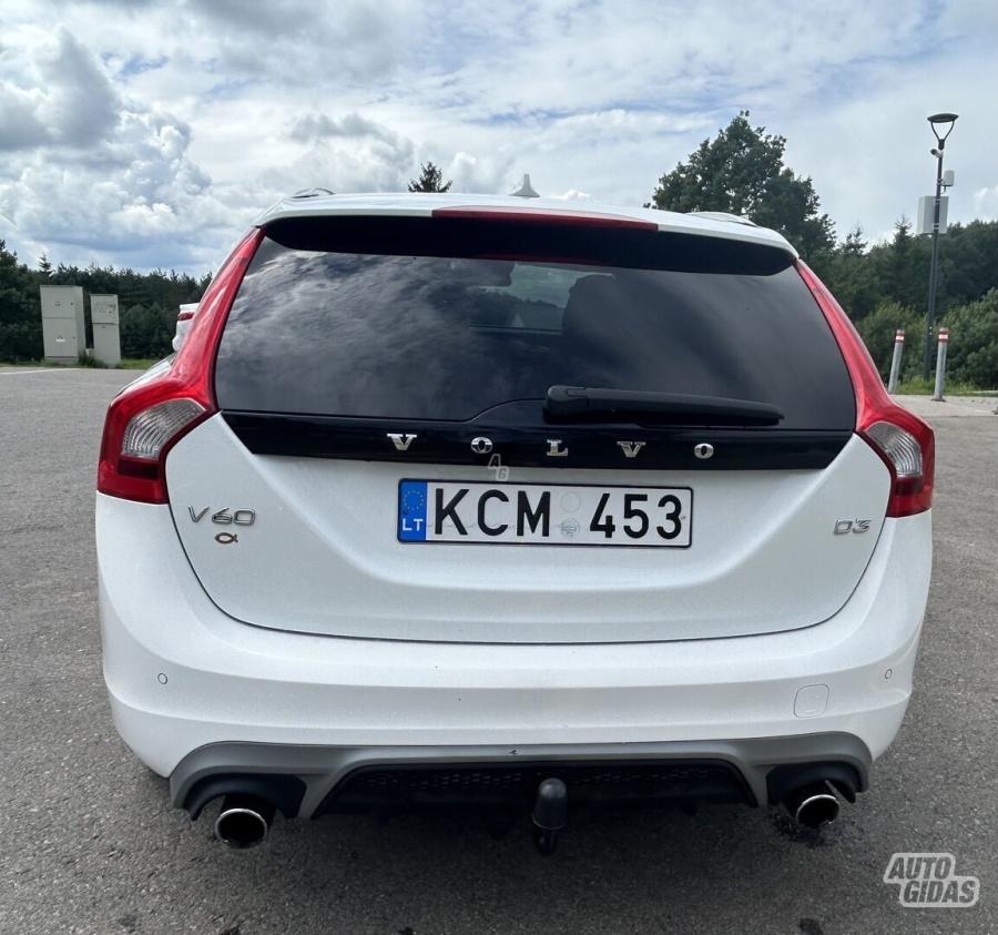 Volvo V60 2014 in Utena, with an engine capacity of 2.00 L and mileage of 293 thousand km for 6750 €, photo 5 on AUTOMOTO.COM.LV