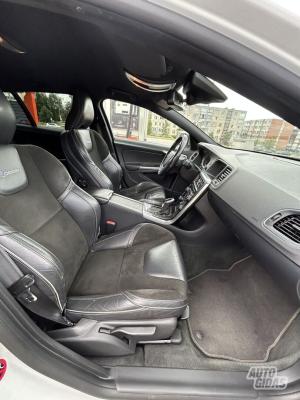 Volvo V60 2014 in Utena, with an engine capacity of 2.00 L and mileage of 293 thousand km for 6750 €, photo 9 on AUTOMOTO.COM.LV
