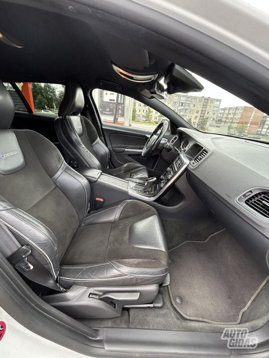 Volvo V60 2014 in Utena, with an engine capacity of 2.00 L and mileage of 293 thousand km for 6750 €, photo 9 on AUTOMOTO.COM.LV