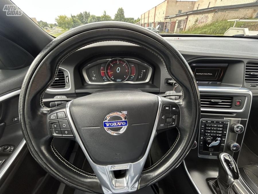 Volvo V60 2014 in Utena, with an engine capacity of 2.00 L and mileage of 293 thousand km for 6750 €, photo 8 on AUTOMOTO.COM.LV