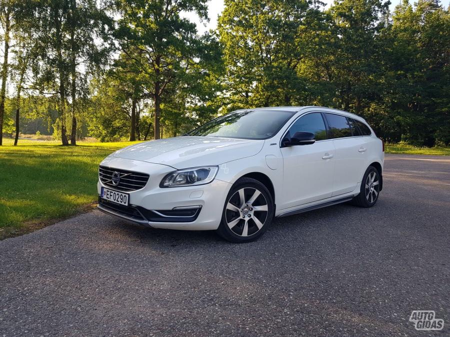 Volvo V60 2014 in Vilnius, with an engine capacity of 2.40 L and mileage of 260 thousand km for 7999 €, photo 1 on AUTOMOTO.COM.LV