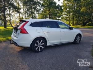 Volvo V60 2014 in Vilnius, with an engine capacity of 2.40 L and mileage of 260 thousand km for 7999 €, photo 8 on AUTOMOTO.COM.LV