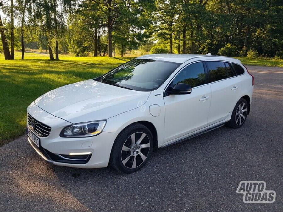 Volvo V60 2014 in Vilnius, with an engine capacity of 2.40 L and mileage of 260 thousand km for 7999 €, photo 9 on AUTOMOTO.COM.LV