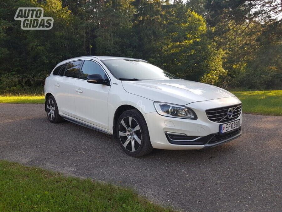 Volvo V60 2014 in Vilnius, with an engine capacity of 2.40 L and mileage of 260 thousand km for 7999 €, photo 10 on AUTOMOTO.COM.LV