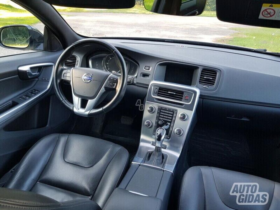 Volvo V60 2014 in Vilnius, with an engine capacity of 2.40 L and mileage of 260 thousand km for 7999 €, photo 12 on AUTOMOTO.COM.LV