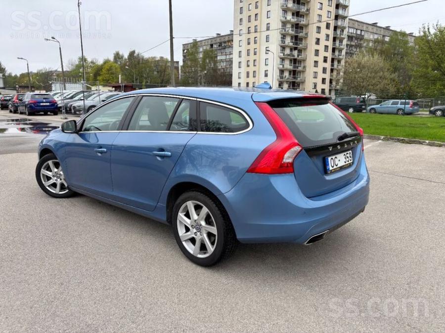 Volvo V60 2015 Rīga, ar dzinēja tilpumu 2.00 L un nobraukumu 273 tūkst. km par 26300 €, foto 2 vietnē AUTOMOTO.COM.LV