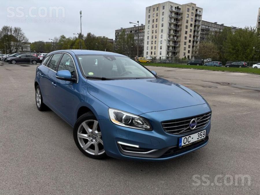 Volvo V60 2015 Rīga, ar dzinēja tilpumu 2.00 L un nobraukumu 273 tūkst. km par 26300 €, foto 3 vietnē AUTOMOTO.COM.LV