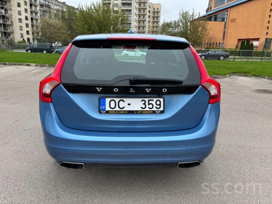 Volvo V60 2015 Rīga, ar dzinēja tilpumu 2.00 L un nobraukumu 273 tūkst. km par 26300 €, foto 6 vietnē AUTOMOTO.COM.LV