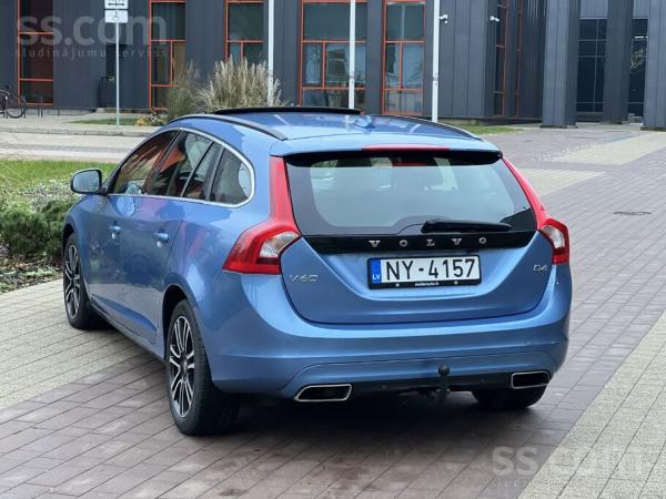 Volvo V60 2015 in Riga, with an engine capacity of 2.00 L and mileage of 243 thousand km for 8750 €, photo 5 on AUTOMOTO.COM.LV