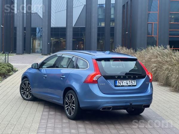 Volvo V60 2015 in Riga, with an engine capacity of 2.00 L and mileage of 243 thousand km for 8750 €, photo 7 on AUTOMOTO.COM.LV