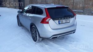 Volvo V60 2015 Rīga, ar dzinēja tilpumu 2.00 L un nobraukumu 0 tūkst. km par 8500 €, foto 4 vietnē AUTOMOTO.COM.LV