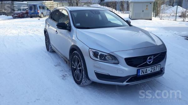 Volvo V60 2015 Rīga, ar dzinēja tilpumu 2.00 L un nobraukumu 0 tūkst. km par 8500 €, foto 6 vietnē AUTOMOTO.COM.LV