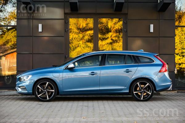 Volvo V60 2015 in Jelgava, with an engine capacity of 2.40 L and mileage of 211 thousand km for 12700 €, photo 11 on AUTOMOTO.COM.LV