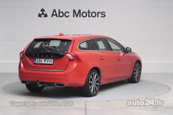 Volvo V60 2015 Tallina, ar dzinēja tilpumu 2.40 L un nobraukumu 75 tūkst. km par 12990 €, foto 4 vietnē AUTOMOTO.COM.LV