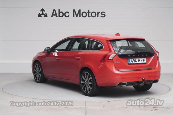Volvo V60 2015 Tallina, ar dzinēja tilpumu 2.40 L un nobraukumu 75 tūkst. km par 12990 €, foto 6 vietnē AUTOMOTO.COM.LV