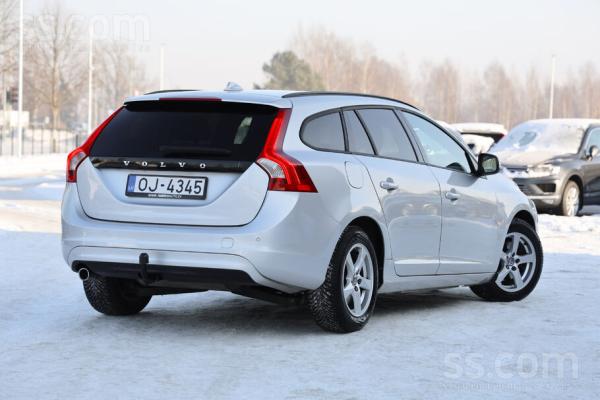 Volvo V60 2015 in Jelgava, with an engine capacity of 2.00 L and mileage of 0 thousand km for 7850 €, photo 6 on AUTOMOTO.COM.LV