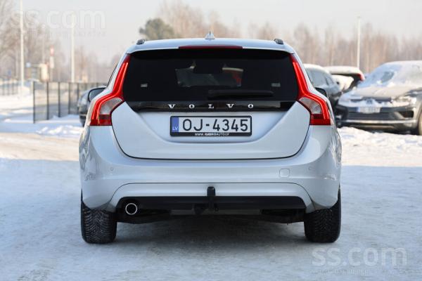 Volvo V60 2015 in Jelgava, with an engine capacity of 2.00 L and mileage of 0 thousand km for 7850 €, photo 7 on AUTOMOTO.COM.LV