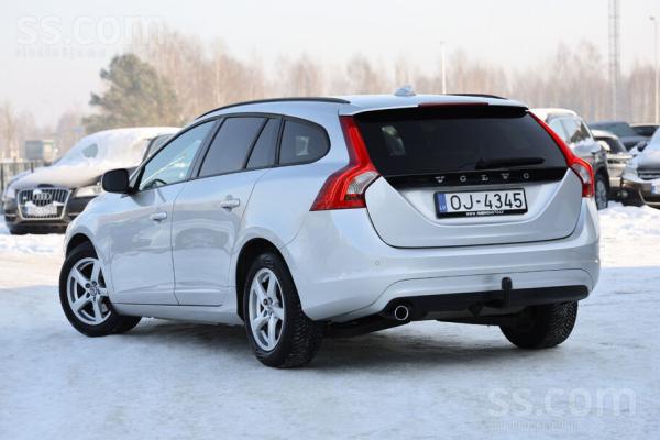 Volvo V60 2015 in Jelgava, with an engine capacity of 2.00 L and mileage of 0 thousand km for 7850 €, photo 8 on AUTOMOTO.COM.LV