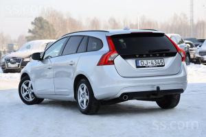 Volvo V60 2015 Jelgava, ar dzinēja tilpumu 2.00 L un nobraukumu 0 tūkst. km par 7850 €, foto 8 vietnē AUTOMOTO.COM.LV