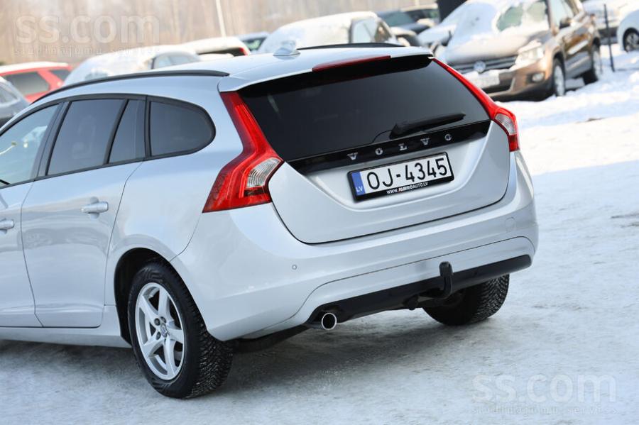 Volvo V60 2015 Jelgava, ar dzinēja tilpumu 2.00 L un nobraukumu 0 tūkst. km par 7850 €, foto 9 vietnē AUTOMOTO.COM.LV
