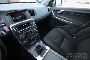 Volvo V60 2015 Jelgava, ar dzinēja tilpumu 2.00 L un nobraukumu 0 tūkst. km par 7850 €, foto 24 vietnē AUTOMOTO.COM.LV