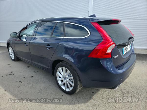 Volvo V60 2015 Tallina, ar dzinēja tilpumu 2.00 L un nobraukumu 192 tūkst. km par 9790 €, foto 4 vietnē AUTOMOTO.COM.LV