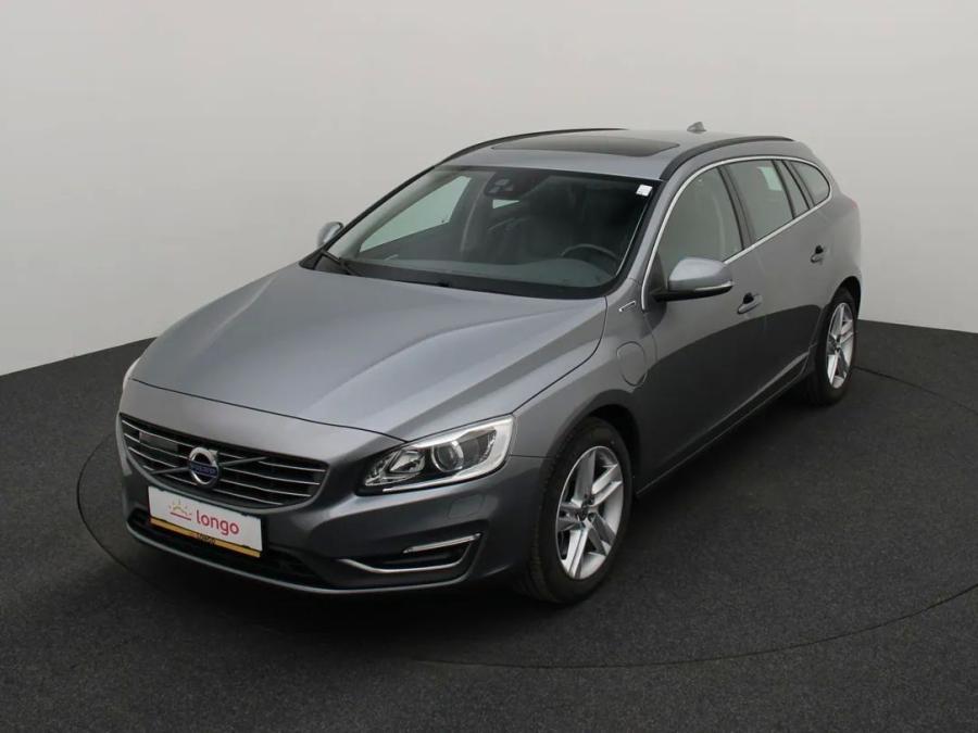Volvo V60 2015 in Vilnius, with an engine capacity of 2.40 L and mileage of 129 thousand km for 11999 €, photo 1 on AUTOMOTO.COM.LV