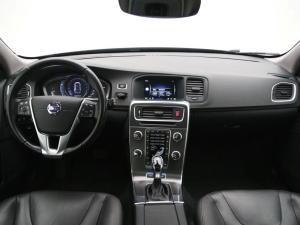 Volvo V60 2015 in Vilnius, with an engine capacity of 2.40 L and mileage of 129 thousand km for 11999 €, photo 3 on AUTOMOTO.COM.LV