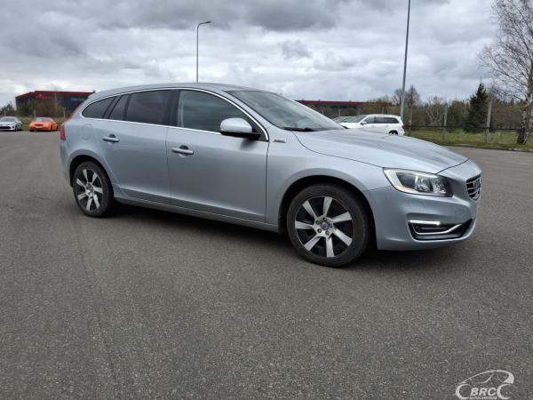 Volvo V60 2015 in Vilnius, with an engine capacity of 2.40 L and mileage of 296 thousand km for 6900 €, photo 3 on AUTOMOTO.COM.LV