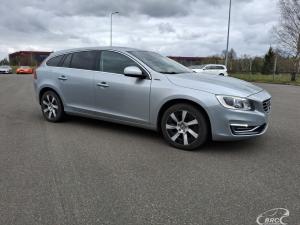 Volvo V60 2015 Viļņa, ar dzinēja tilpumu 2.40 L un nobraukumu 296 tūkst. km par 6900 €, foto 4 vietnē AUTOMOTO.COM.LV