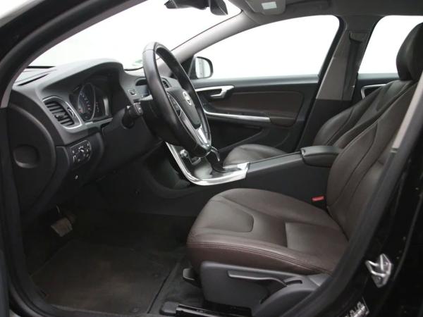 Вольво B60 2015 в Вильнюс, объемом двигателя 2.00 л и пробегом 185 тыс. км за 9199 €, фото 4 на AUTOMOTO.COM.LV