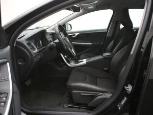 Volvo V60 2015 Viļņa, ar dzinēja tilpumu 2.40 L un nobraukumu 260 tūkst. km par 9199 €, foto 5 vietnē AUTOMOTO.COM.LV